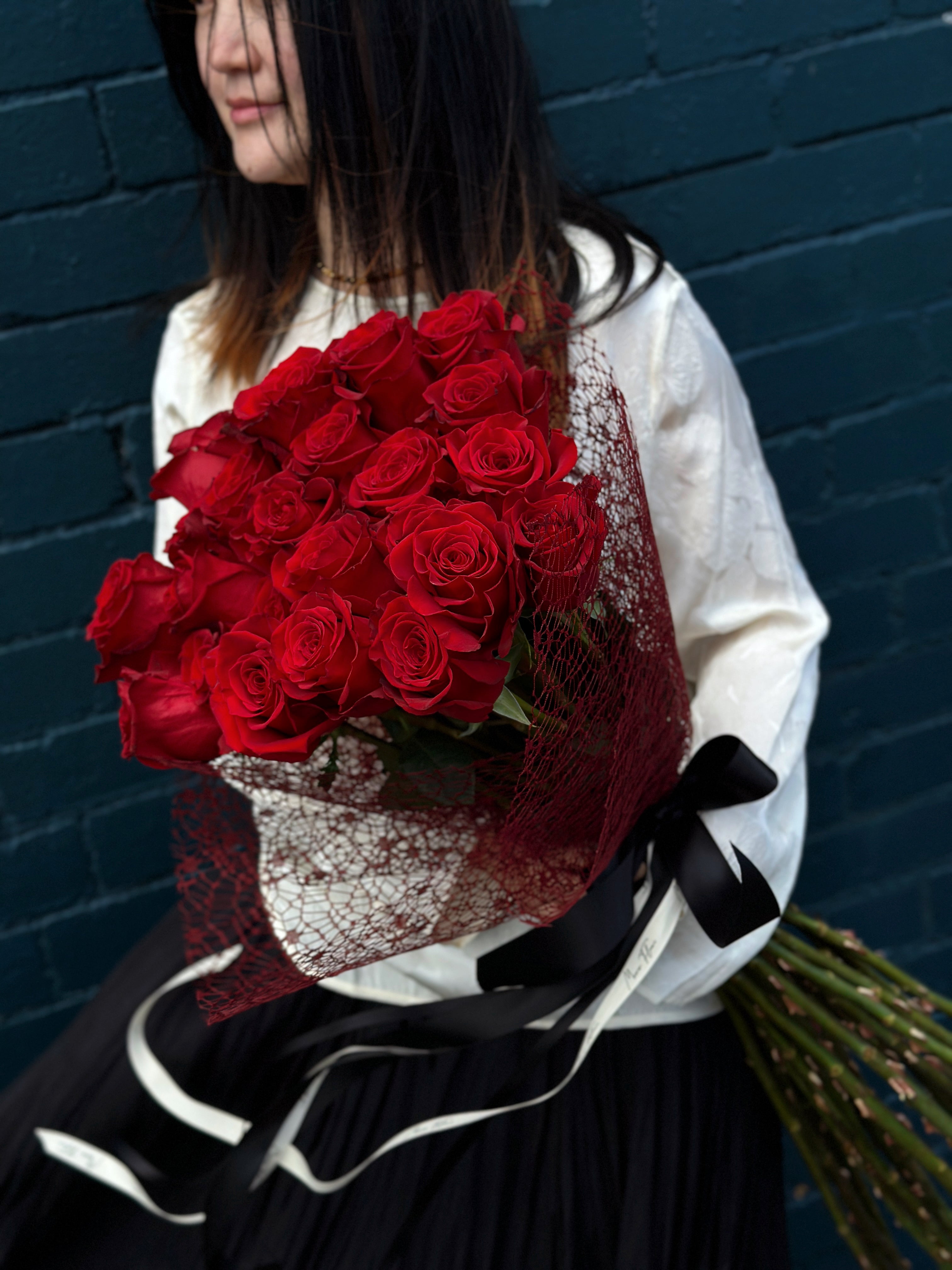 Super long stem ECUADOR red roses(Valentine's Day Special)